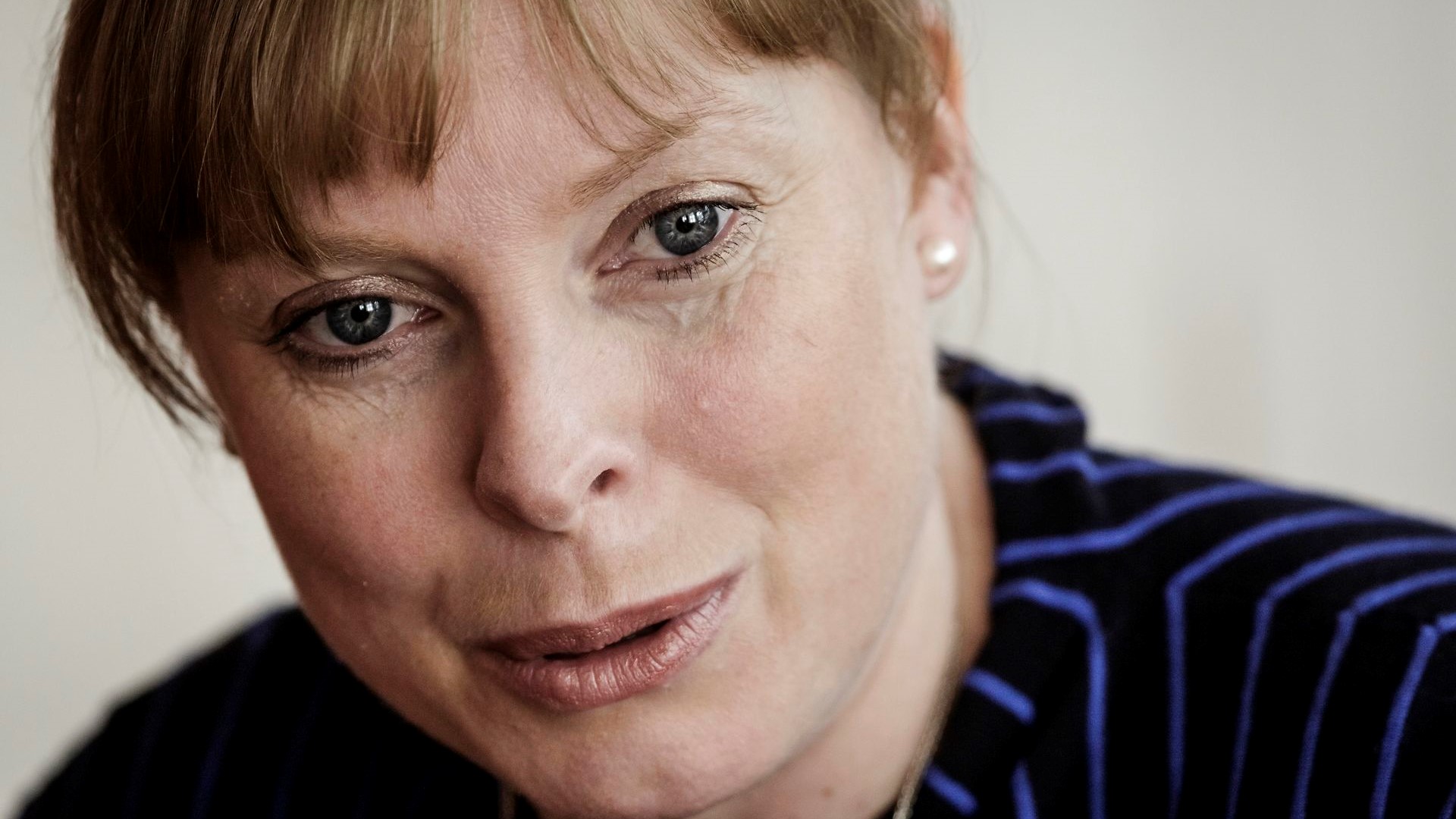 Joy Mogensen chokeret: Datterens grav udsat for tyveri | Femina