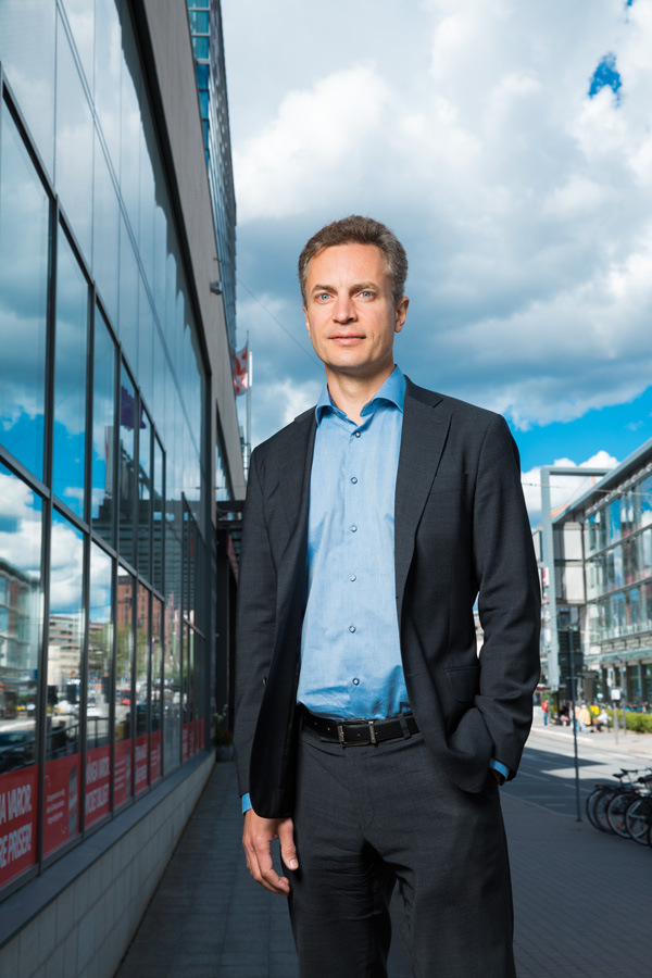 Hun har levet både som mand og kvinde i forretningsverdenens top: "Jeg ...