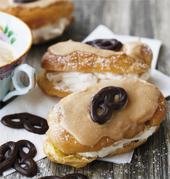 Mocca Eclairs - Nem og lækker opskrift